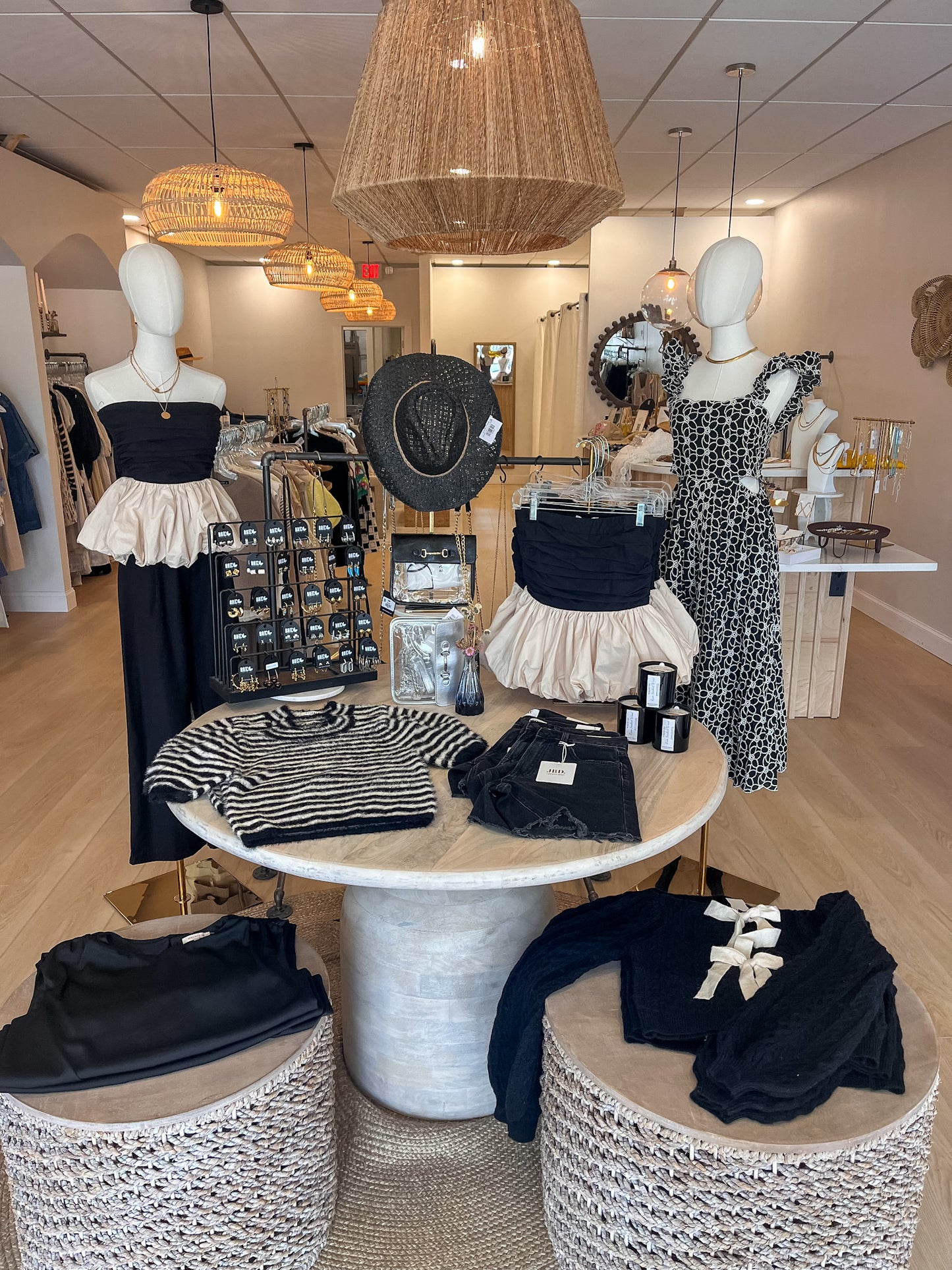 Online women's boutique for clothing, accessories and shoes – K|LA Boutique